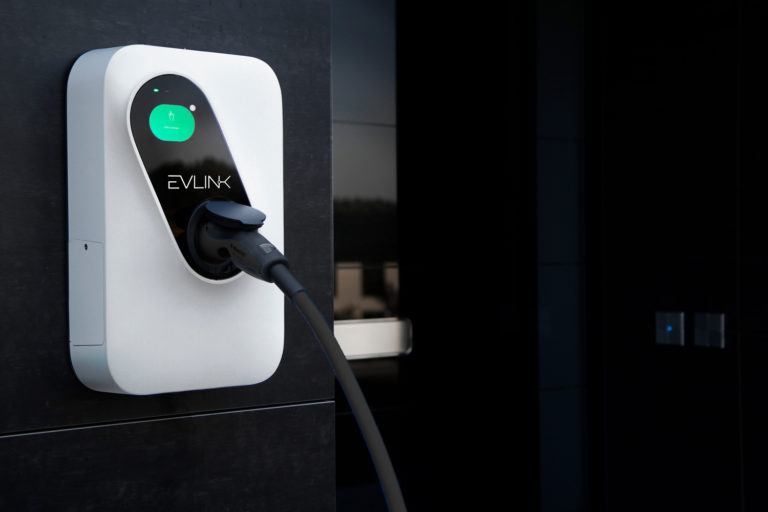 Solutions de recharge pour voiture électriques Suisse | Bornes de ...